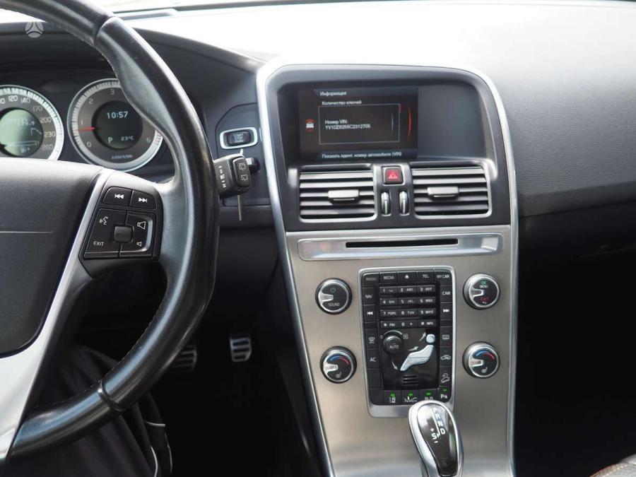 Pelēks Volvo XC60 2012 Kauņa, ar dzinēja tilpumu 2.40 L un nobraukumu 310 tūkst. km par 12650 €, foto 17 vietnē AUTOMOTO.COM.LV