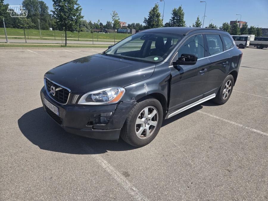 Pelēks Volvo XC60 2012 Mažeikiai, ar dzinēja tilpumu 2.00 L un nobraukumu 138 tūkst. km par 4800 €, foto 1 vietnē AUTOMOTO.COM.LV