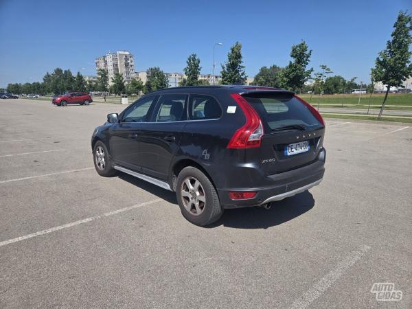 Grey Volvo XC60 2012 in Mazeikiai, with an engine capacity of 2.00 L and mileage of 138 thousand km for 4800 €, photo 7 on AUTOMOTO.COM.LV