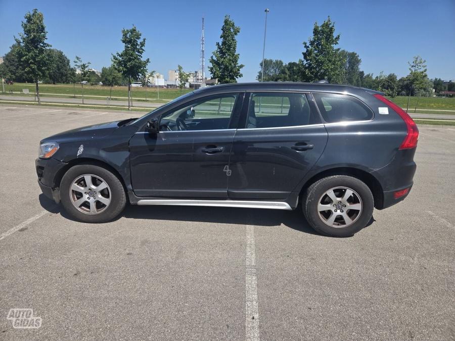 Pelēks Volvo XC60 2012 Mažeikiai, ar dzinēja tilpumu 2.00 L un nobraukumu 138 tūkst. km par 4800 €, foto 9 vietnē AUTOMOTO.COM.LV