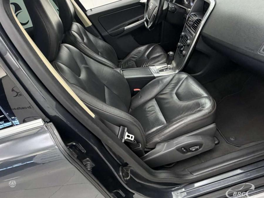 Grey Volvo XC60 2012 in Vilnius, with an engine capacity of 3.19 L and mileage of 290 thousand km for 6500 €, photo 7 on AUTOMOTO.COM.LV