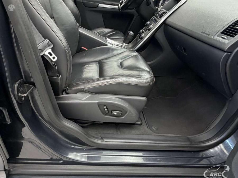 Grey Volvo XC60 2012 in Vilnius, with an engine capacity of 3.19 L and mileage of 290 thousand km for 6500 €, photo 8 on AUTOMOTO.COM.LV