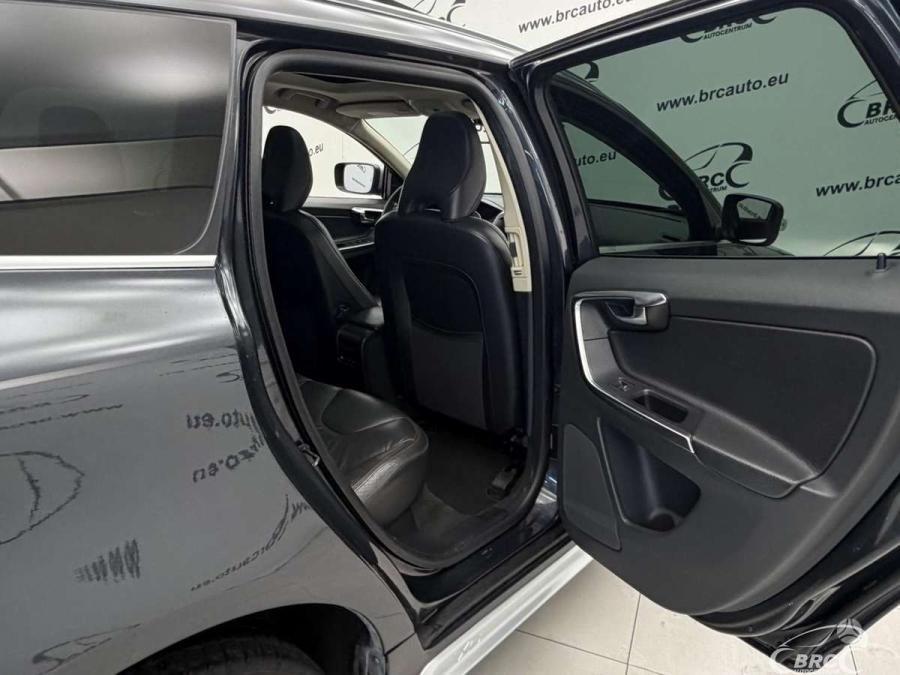 Grey Volvo XC60 2012 in Vilnius, with an engine capacity of 3.19 L and mileage of 290 thousand km for 6500 €, photo 14 on AUTOMOTO.COM.LV
