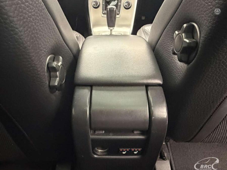 Grey Volvo XC60 2012 in Vilnius, with an engine capacity of 3.19 L and mileage of 290 thousand km for 6500 €, photo 15 on AUTOMOTO.COM.LV