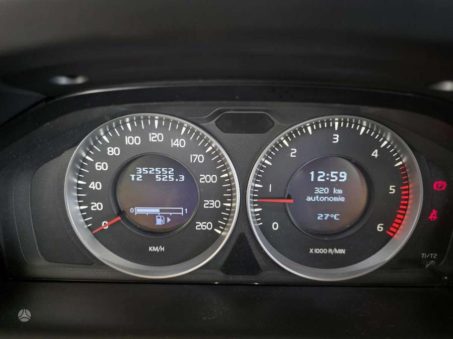 Pelēks Volvo XC60 2012 Viļņa, ar dzinēja tilpumu 2.40 L un nobraukumu 353 tūkst. km par 6900 €, foto 8 vietnē AUTOMOTO.COM.LV
