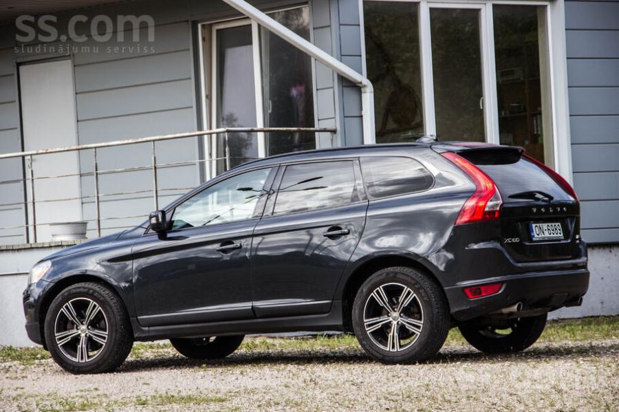 Grey Volvo XC60 2012 in Tukums, with an engine capacity of 2.40 L and mileage of 299 thousand km for 8200 €, photo 4 on AUTOMOTO.COM.LV