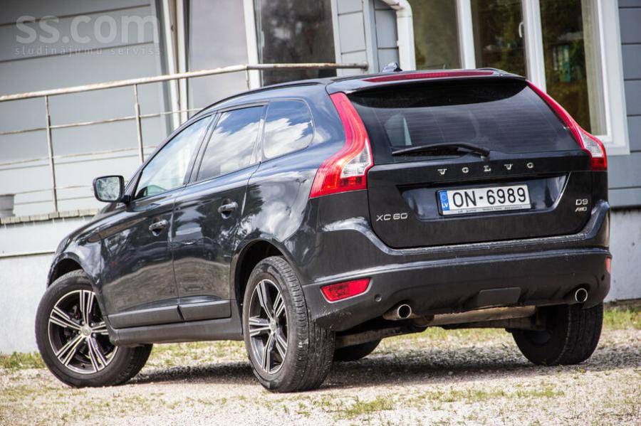 Grey Volvo XC60 2012 in Tukums, with an engine capacity of 2.40 L and mileage of 299 thousand km for 8200 €, photo 5 on AUTOMOTO.COM.LV