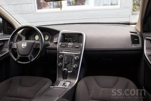 Grey Volvo XC60 2012 in Tukums, with an engine capacity of 2.40 L and mileage of 299 thousand km for 8200 €, photo 10 on AUTOMOTO.COM.LV