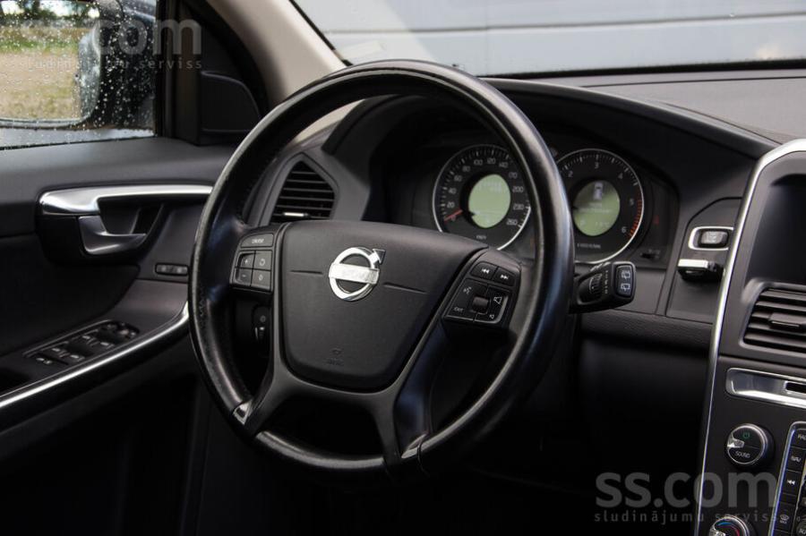 Grey Volvo XC60 2012 in Tukums, with an engine capacity of 2.40 L and mileage of 299 thousand km for 8200 €, photo 15 on AUTOMOTO.COM.LV