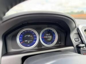Grey Volvo XC60 2012 in Riga, with an engine capacity of 2.40 L and mileage of 0 thousand km for 9500 €, photo 15 on AUTOMOTO.COM.LV