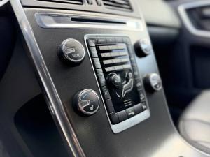 Grey Volvo XC60 2012 in Riga, with an engine capacity of 2.40 L and mileage of 0 thousand km for 9500 €, photo 16 on AUTOMOTO.COM.LV