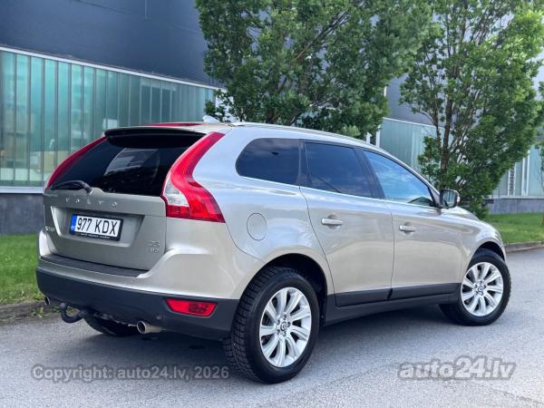 Pelēks Volvo XC60 2012 Tallina, ar dzinēja tilpumu 2.40 L un nobraukumu 0 tūkst. km par 7950 €, foto 3 vietnē AUTOMOTO.COM.LV