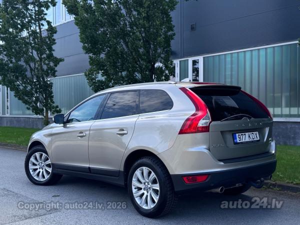 Pelēks Volvo XC60 2012 Tallina, ar dzinēja tilpumu 2.40 L un nobraukumu 0 tūkst. km par 7950 €, foto 5 vietnē AUTOMOTO.COM.LV