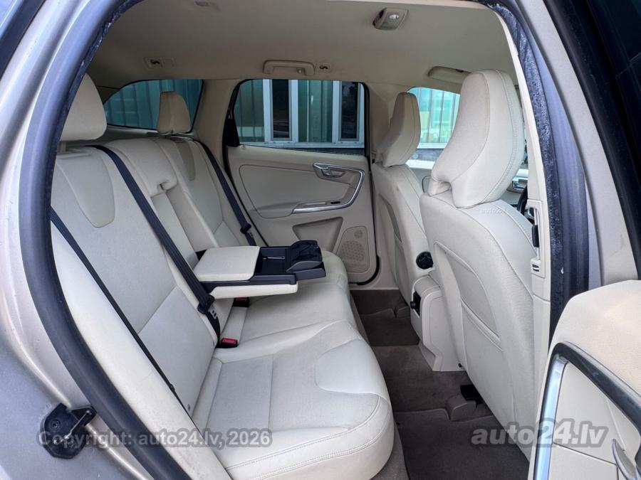 Grey Volvo XC60 2012 in Tallinn, with an engine capacity of 2.40 L and mileage of 0 thousand km for 7950 €, photo 16 on AUTOMOTO.COM.LV
