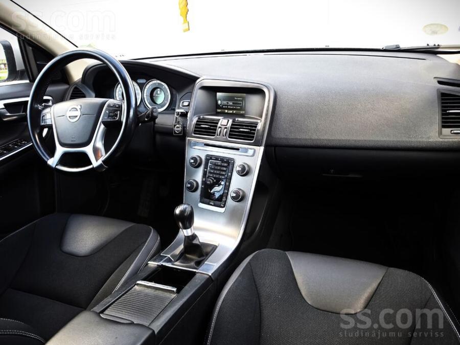 Pelēks Volvo XC60 2012 Tukums, ar dzinēja tilpumu 2.40 L un nobraukumu 263 tūkst. km par 8900 €, foto 7 vietnē AUTOMOTO.COM.LV