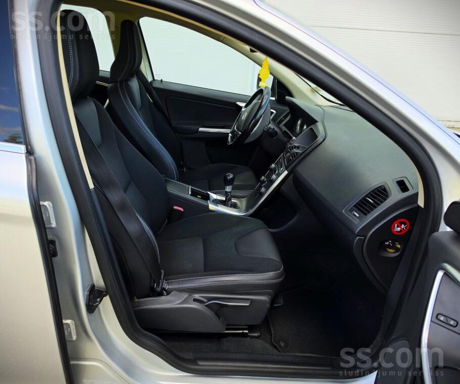 Pelēks Volvo XC60 2012 Tukums, ar dzinēja tilpumu 2.40 L un nobraukumu 263 tūkst. km par 8900 €, foto 8 vietnē AUTOMOTO.COM.LV