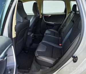 Pelēks Volvo XC60 2012 Tukums, ar dzinēja tilpumu 2.40 L un nobraukumu 263 tūkst. km par 8900 €, foto 11 vietnē AUTOMOTO.COM.LV
