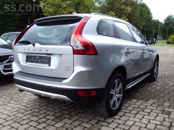 Grey Volvo XC60 2012 in Riga, with an engine capacity of 2.40 L and mileage of 207 thousand km for 11500 €, photo 3 on AUTOMOTO.COM.LV