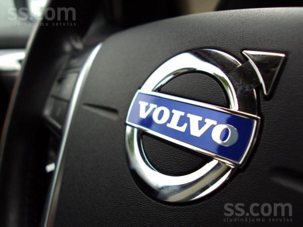 Grey Volvo XC60 2012 in Riga, with an engine capacity of 2.40 L and mileage of 207 thousand km for 11500 €, photo 10 on AUTOMOTO.COM.LV
