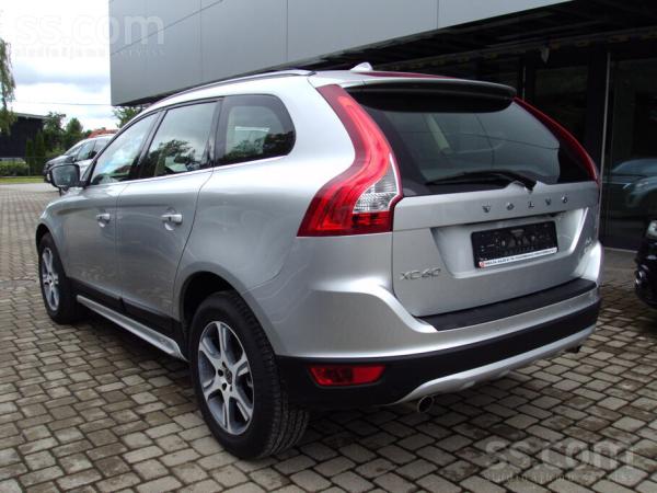 Grey Volvo XC60 2012 in Riga, with an engine capacity of 2.40 L and mileage of 207 thousand km for 11500 €, photo 4 on AUTOMOTO.COM.LV