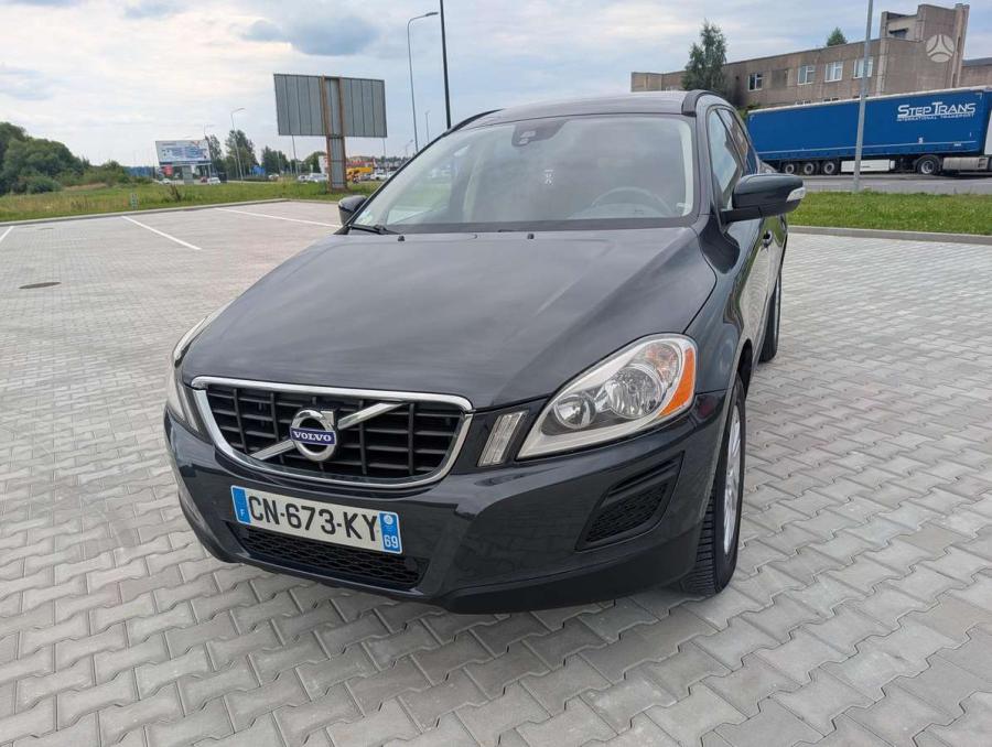 Pelēks Volvo XC60 2012 Tauragė, ar dzinēja tilpumu 1.98 L un nobraukumu 278 tūkst. km par 5900 €, foto 3 vietnē AUTOMOTO.COM.LV