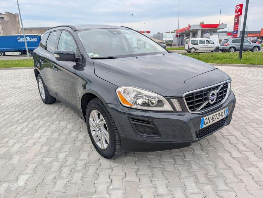 Pelēks Volvo XC60 2012 Tauragė, ar dzinēja tilpumu 1.98 L un nobraukumu 278 tūkst. km par 5900 €, foto 5 vietnē AUTOMOTO.COM.LV