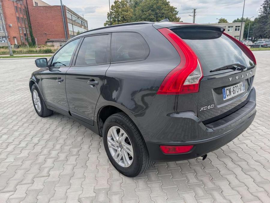 Pelēks Volvo XC60 2012 Tauragė, ar dzinēja tilpumu 1.98 L un nobraukumu 278 tūkst. km par 5900 €, foto 9 vietnē AUTOMOTO.COM.LV