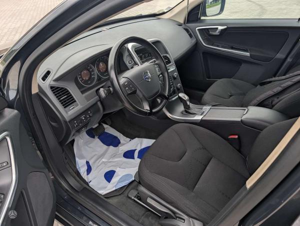 Pelēks Volvo XC60 2012 Tauragė, ar dzinēja tilpumu 1.98 L un nobraukumu 278 tūkst. km par 5900 €, foto 10 vietnē AUTOMOTO.COM.LV