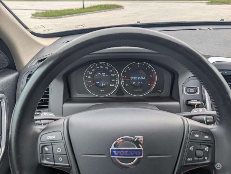 Pelēks Volvo XC60 2012 Tauragė, ar dzinēja tilpumu 1.98 L un nobraukumu 278 tūkst. km par 5900 €, foto 12 vietnē AUTOMOTO.COM.LV