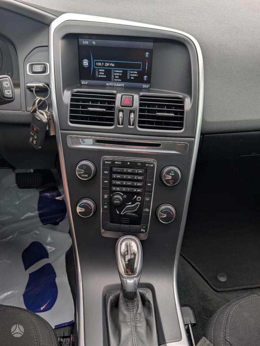 Pelēks Volvo XC60 2012 Tauragė, ar dzinēja tilpumu 1.98 L un nobraukumu 278 tūkst. km par 5900 €, foto 13 vietnē AUTOMOTO.COM.LV