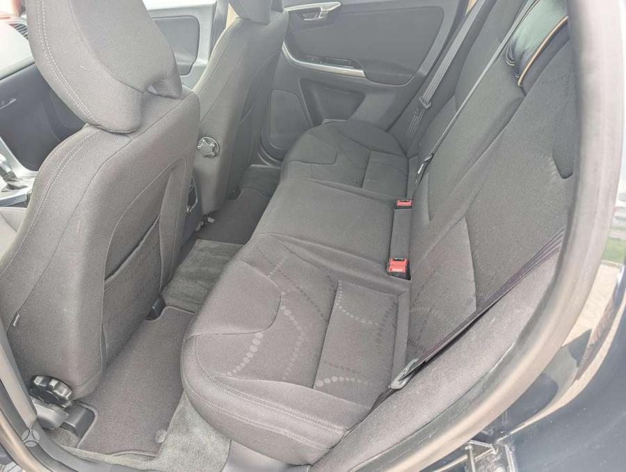 Pelēks Volvo XC60 2012 Tauragė, ar dzinēja tilpumu 1.98 L un nobraukumu 278 tūkst. km par 5900 €, foto 14 vietnē AUTOMOTO.COM.LV