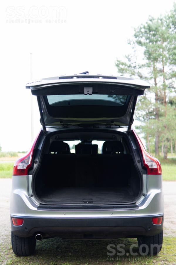 Pelēks Volvo XC60 2012 Talsi, ar dzinēja tilpumu 2.00 L un nobraukumu 347 tūkst. km par 5690 €, foto 7 vietnē AUTOMOTO.COM.LV
