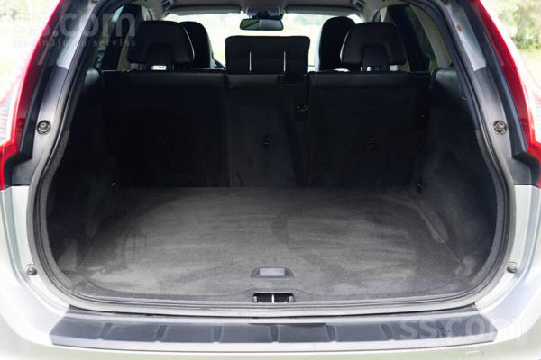 Pelēks Volvo XC60 2012 Talsi, ar dzinēja tilpumu 2.00 L un nobraukumu 347 tūkst. km par 5690 €, foto 8 vietnē AUTOMOTO.COM.LV