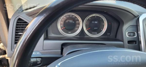 Grey Volvo XC60 2012 in Riga, with an engine capacity of 2.40 L and mileage of 275 thousand km for 11000 €, photo 6 on AUTOMOTO.COM.LV