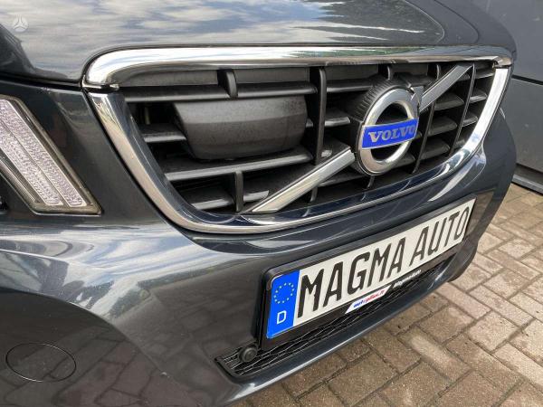Grey Volvo XC60 2012 in Marijampole, with an engine capacity of 2.40 L and mileage of 245 thousand km for 11550 €, photo 8 on AUTOMOTO.COM.LV