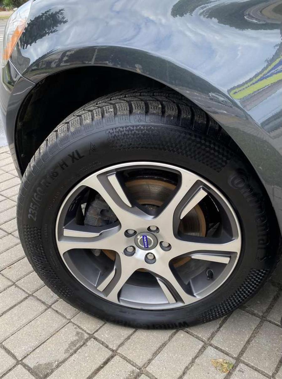 Pelēks Volvo XC60 2012 Marijampole, ar dzinēja tilpumu 2.40 L un nobraukumu 245 tūkst. km par 11550 €, foto 12 vietnē AUTOMOTO.COM.LV