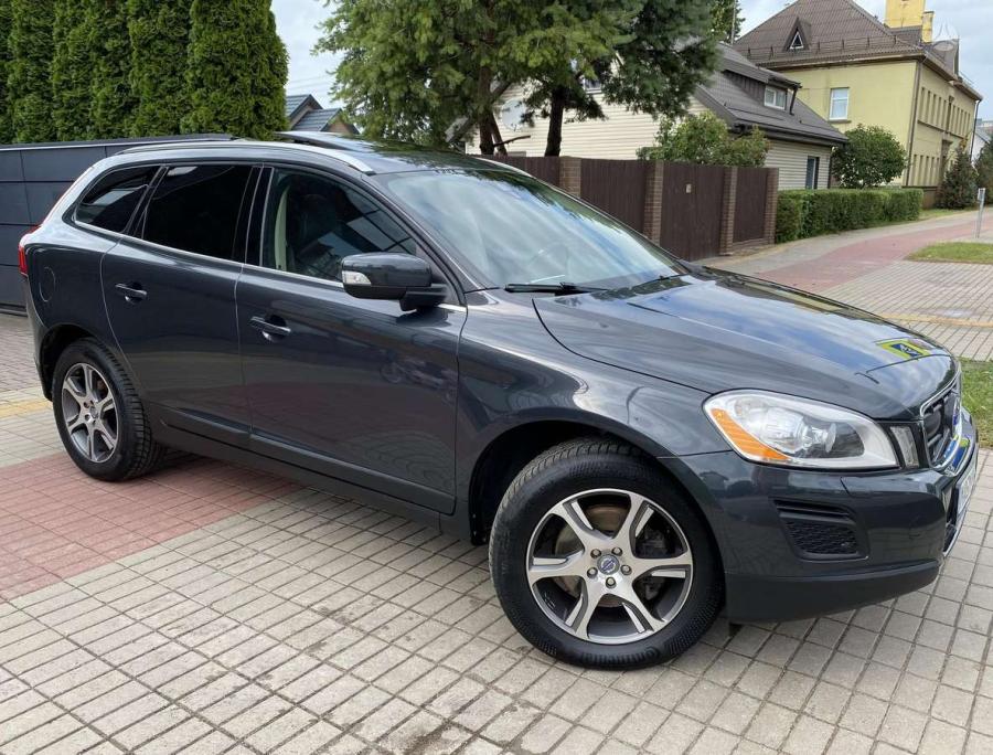Pelēks Volvo XC60 2012 Marijampole, ar dzinēja tilpumu 2.40 L un nobraukumu 245 tūkst. km par 11550 €, foto 14 vietnē AUTOMOTO.COM.LV