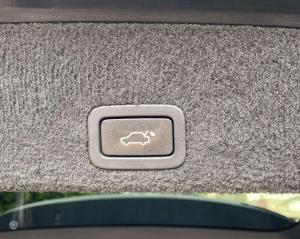 Pelēks Volvo XC60 2012 Marijampole, ar dzinēja tilpumu 2.40 L un nobraukumu 245 tūkst. km par 11550 €, foto 21 vietnē AUTOMOTO.COM.LV
