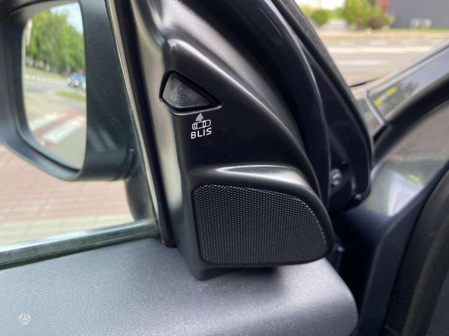 Pelēks Volvo XC60 2012 Marijampole, ar dzinēja tilpumu 2.40 L un nobraukumu 245 tūkst. km par 11550 €, foto 22 vietnē AUTOMOTO.COM.LV