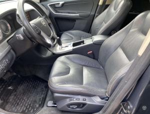 Pelēks Volvo XC60 2012 Marijampole, ar dzinēja tilpumu 2.40 L un nobraukumu 245 tūkst. km par 11550 €, foto 24 vietnē AUTOMOTO.COM.LV