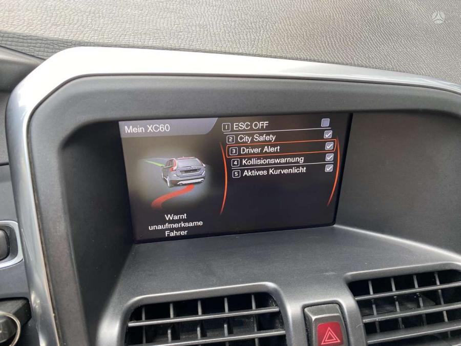Pelēks Volvo XC60 2012 Marijampole, ar dzinēja tilpumu 2.40 L un nobraukumu 245 tūkst. km par 11550 €, foto 33 vietnē AUTOMOTO.COM.LV