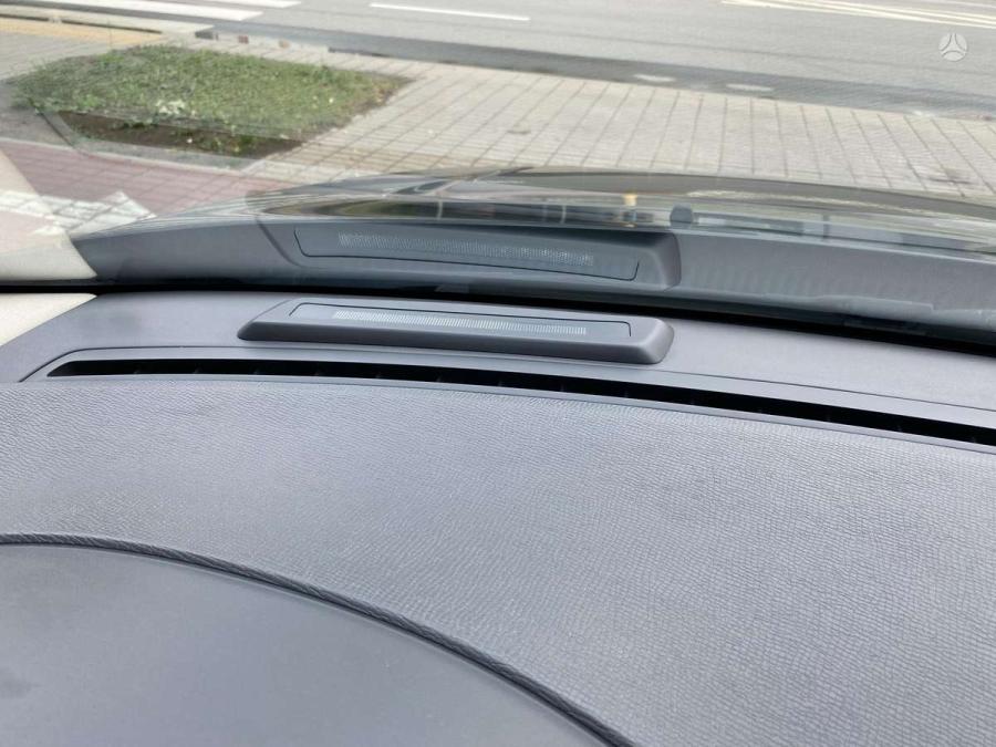 Pelēks Volvo XC60 2012 Marijampole, ar dzinēja tilpumu 2.40 L un nobraukumu 245 tūkst. km par 11550 €, foto 39 vietnē AUTOMOTO.COM.LV