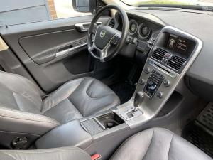 Pelēks Volvo XC60 2012 Marijampole, ar dzinēja tilpumu 2.40 L un nobraukumu 245 tūkst. km par 11550 €, foto 41 vietnē AUTOMOTO.COM.LV