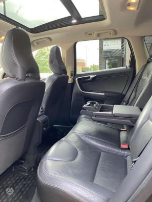 Pelēks Volvo XC60 2012 Marijampole, ar dzinēja tilpumu 2.40 L un nobraukumu 245 tūkst. km par 11550 €, foto 47 vietnē AUTOMOTO.COM.LV