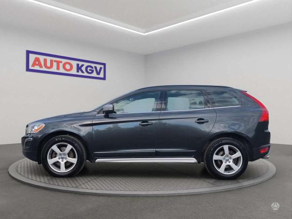 Grey Volvo XC60 2012 in Vilnius, with an engine capacity of 2.40 L and mileage of 246 thousand km for 9499 €, photo 2 on AUTOMOTO.COM.LV