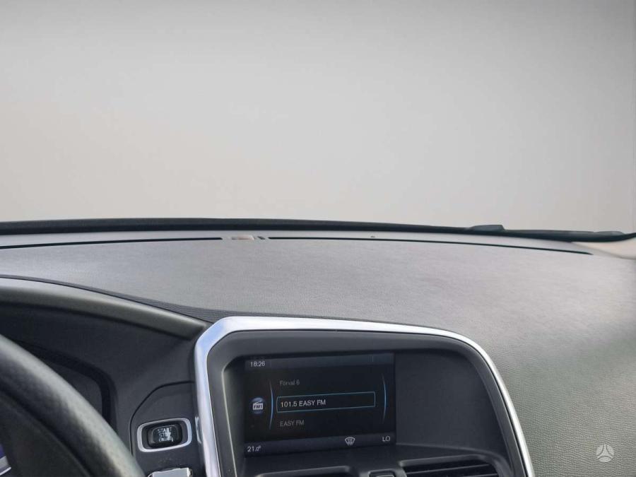 Pelēks Volvo XC60 2012 Viļņa, ar dzinēja tilpumu 2.40 L un nobraukumu 246 tūkst. km par 9499 €, foto 19 vietnē AUTOMOTO.COM.LV