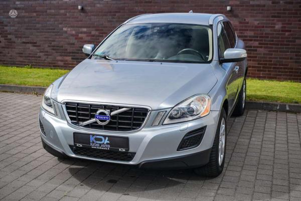 Grey Volvo XC60 2012 in Marijampole, with an engine capacity of 2.40 L and mileage of 190 thousand km for 10950 €, photo 4 on AUTOMOTO.COM.LV