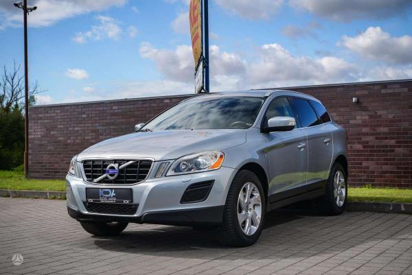 Grey Volvo XC60 2012 in Marijampole, with an engine capacity of 2.40 L and mileage of 190 thousand km for 10950 €, photo 5 on AUTOMOTO.COM.LV