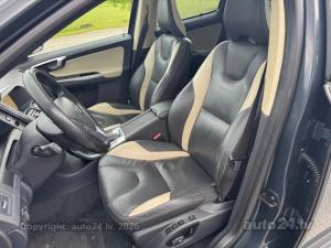 Grey Volvo XC60 2012 in Rapla, with an engine capacity of 2.40 L and mileage of 310 thousand km for 10900 €, photo 12 on AUTOMOTO.COM.LV