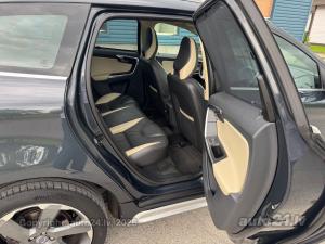Grey Volvo XC60 2012 in Rapla, with an engine capacity of 2.40 L and mileage of 310 thousand km for 10900 €, photo 14 on AUTOMOTO.COM.LV